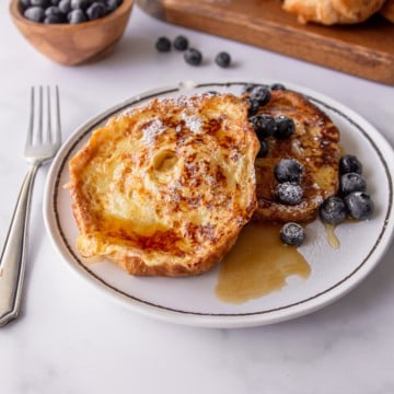 Croissant French Toast (Easy and Delicious!)
